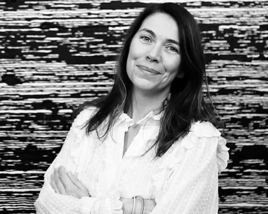 Pichet Bleu – La maison de commerce LMDC